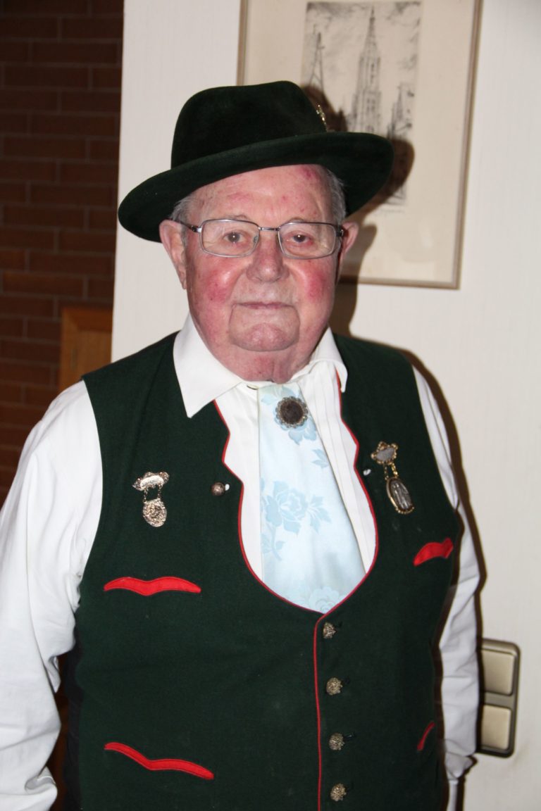 Zum 85 .Geburtstag von EV Hans Müller